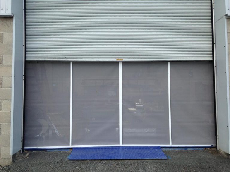 Commercial Screen Door - Goss Flyscreens